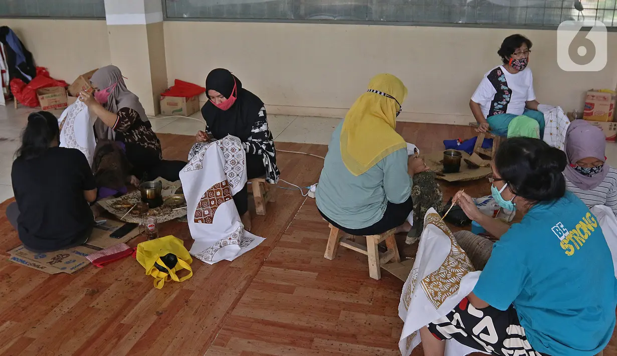 FOTO: Melihat Proses Pembuatan Batik Marunda - Foto Liputan6.com