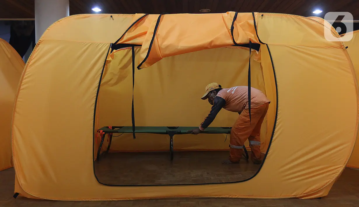 FOTO: Bilik Isolasi Pasien COVID-19 di Balai Latihan Kesenian Jakarta ...