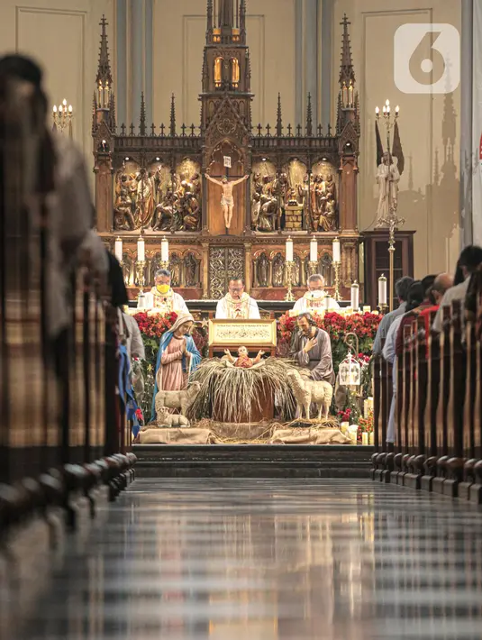 Pelaksanaan Misa Natal di Gereja Katedral Jakarta - Foto Liputan6.com