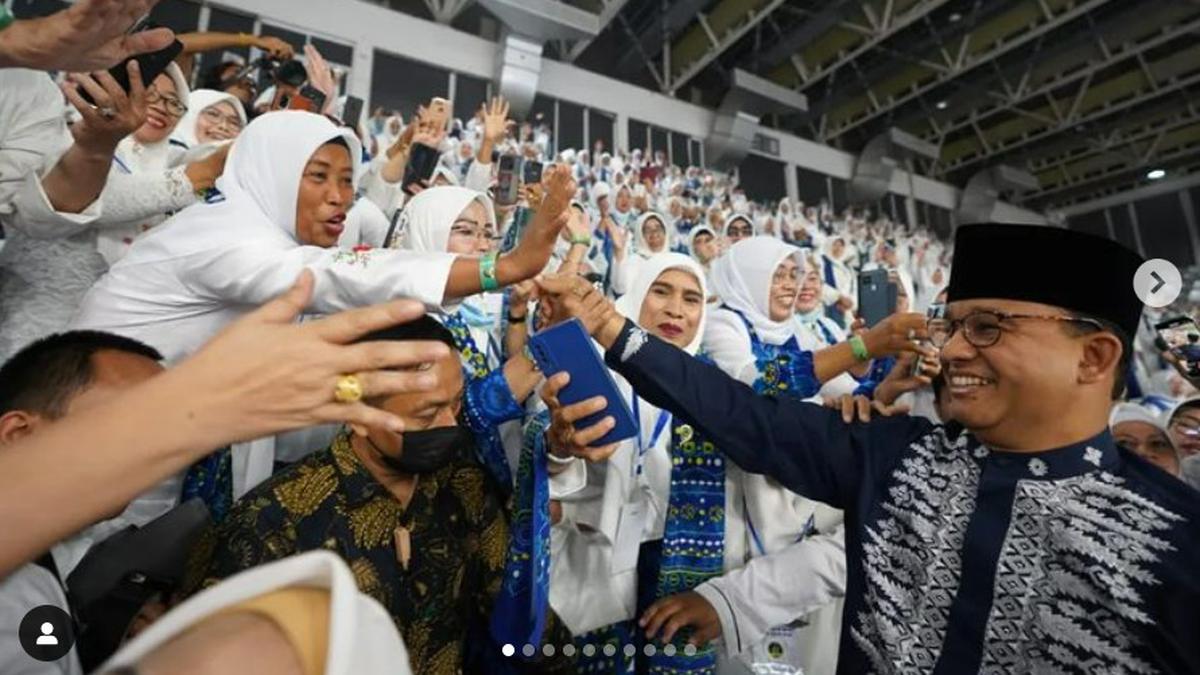 Anies Unggah Foto Kebersamaan dengan Ibu-ibu Pengajian, Sindiran untuk Megawati? - News Liputan6.com