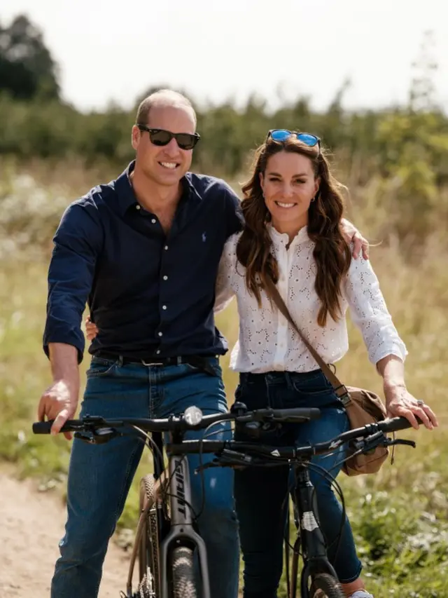 7 Gaya Kate Middleton yang Curi Perhatian, dari Celana Pendek hingga Jilbab - Hot Liputan6.com