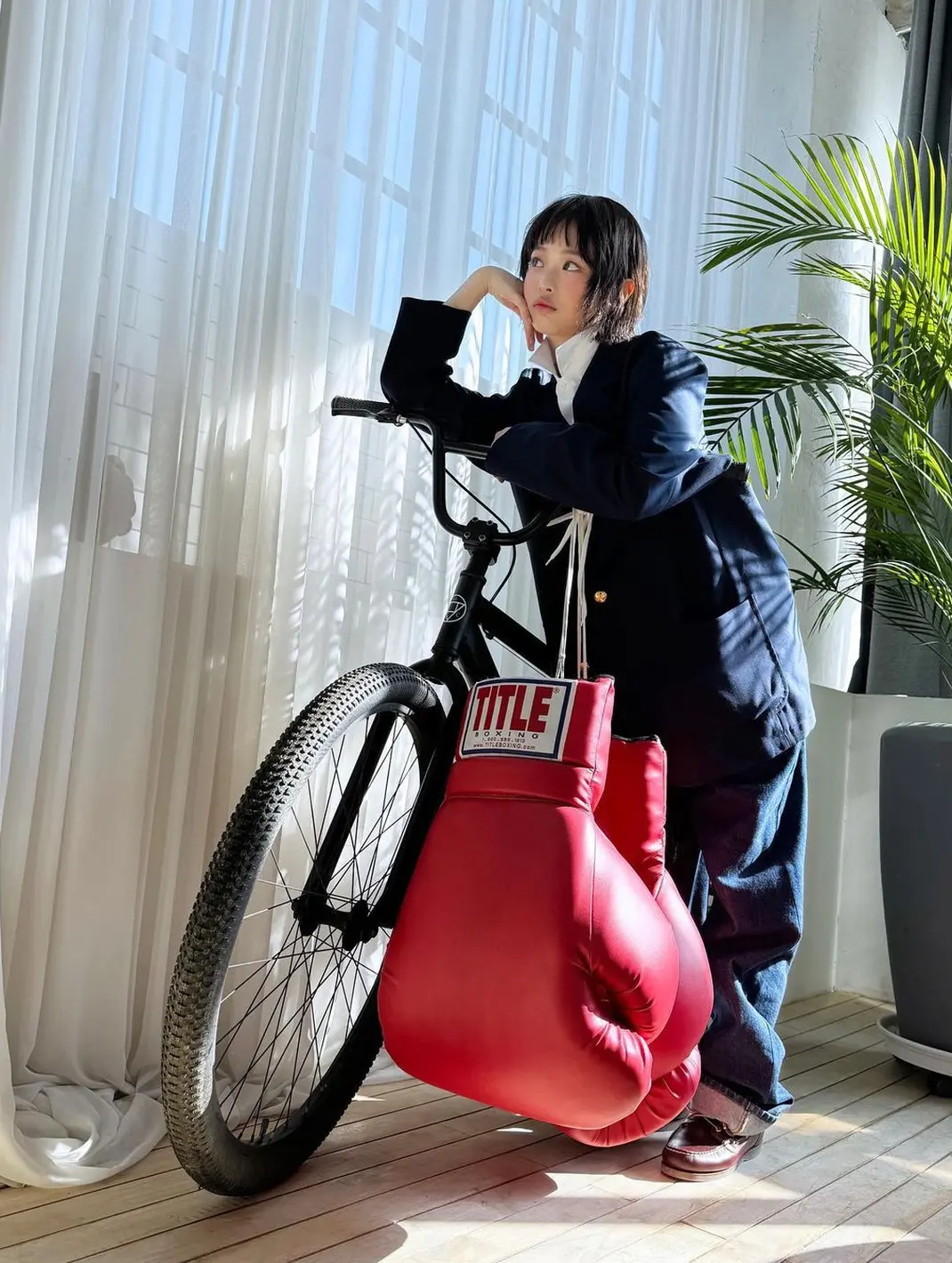 6 Potret Imut Hanni NewJeans dengan Gaya Rambut Bob Pendek di Comeback ...