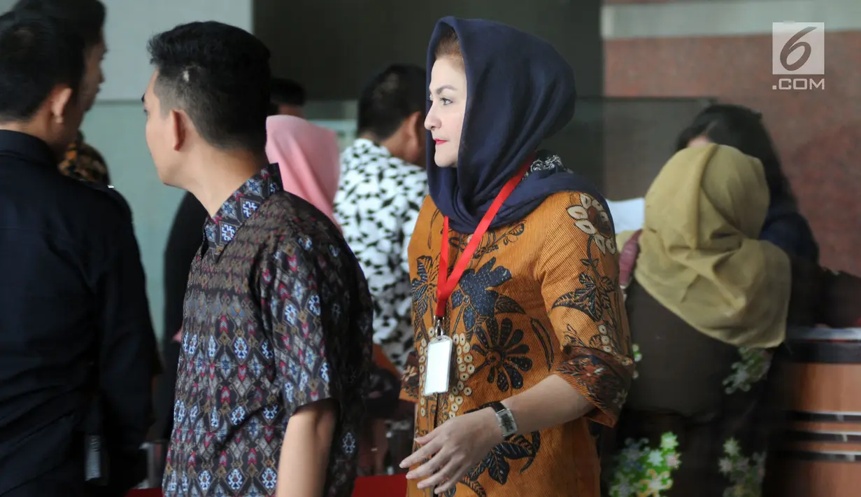 FOTO: Kasus E-KTP, Istri Setya Novanto Penuhi Panggilan KPK - Foto Liputan6.com