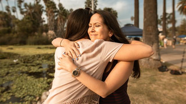 Macam-Macam Cuddle yang Perlu Diketahui