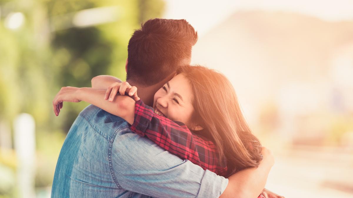 Tips Menjaga Hubungan LDR Agar Makin Harmonis dan Langgeng - Relationship Fimela.com