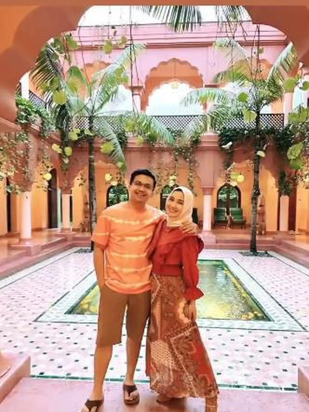 7 Potret Bulan Madu Sahrul Gunawan dan Dine Mutiara di Bali, Tas Mewahnya Curi Perhatian - Hot ...