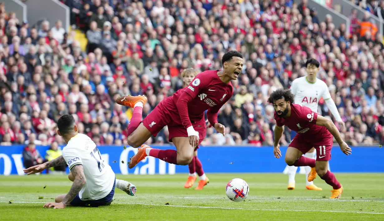 Foto: Tottenham Kocak, Richarlison Sudah Selebrasi Buka Baju Eh Lucas ...
