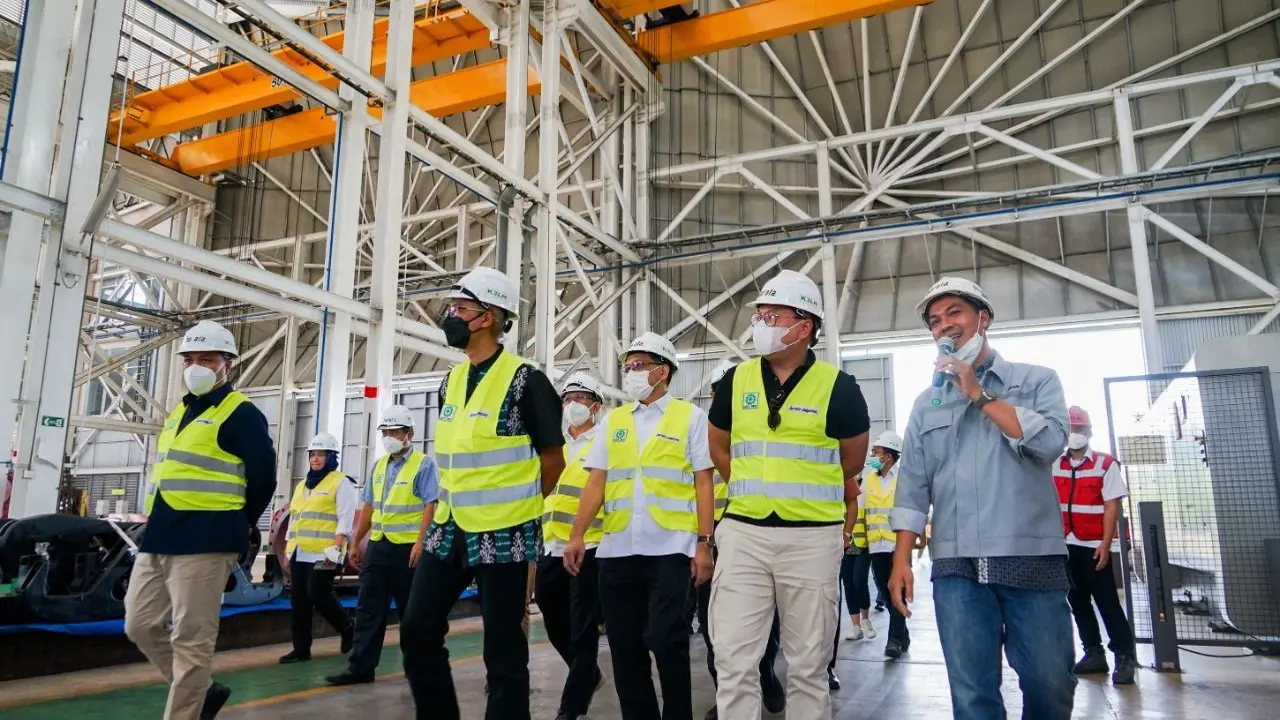 PT INKA (Persero) adalah Perusahaan Bidang Manufaktur Kereta Api ...