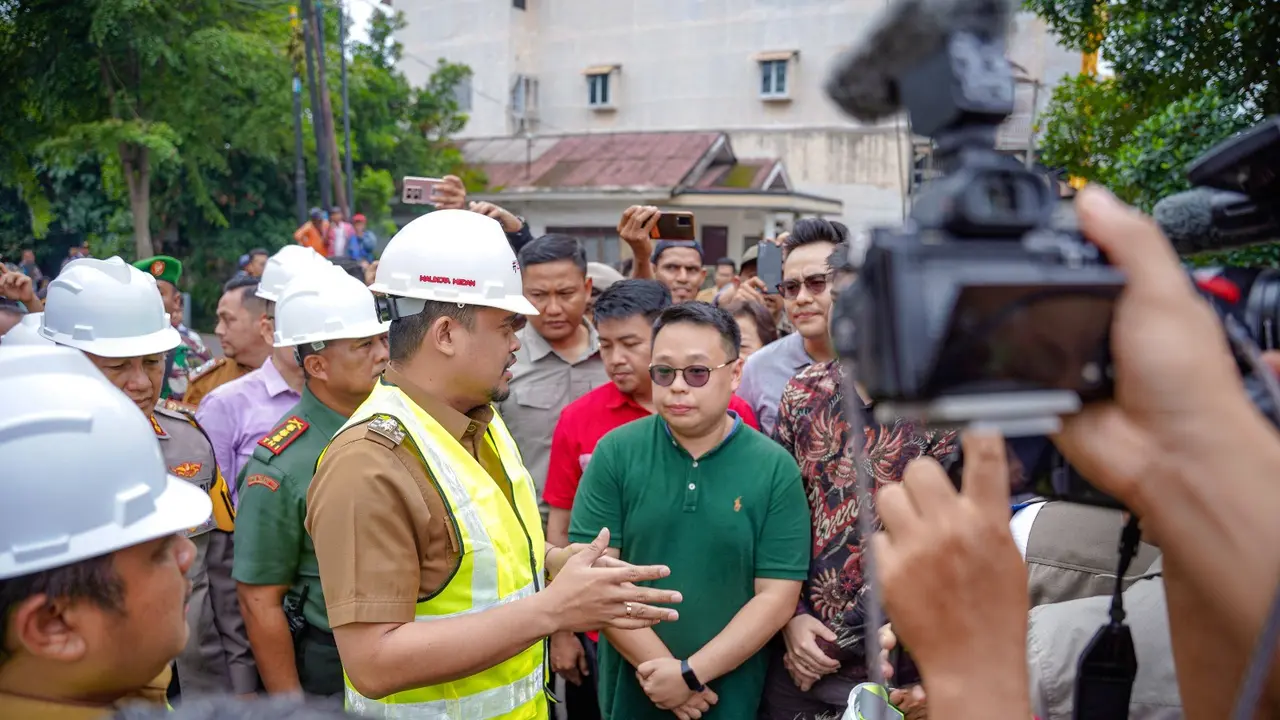 Atasi Banjir di Sejumlah Wilayah, Bobby Nasution Instruksikan Pelebaran Parit Emas Jalan Sampali ...