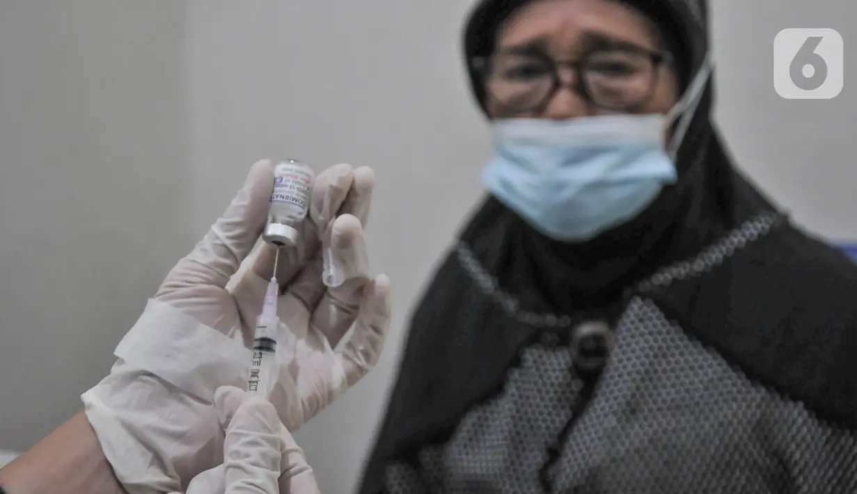 Vaksinasi Booster Kedua Masyarakat Umum Mulai Diberikan - Foto Liputan6.com