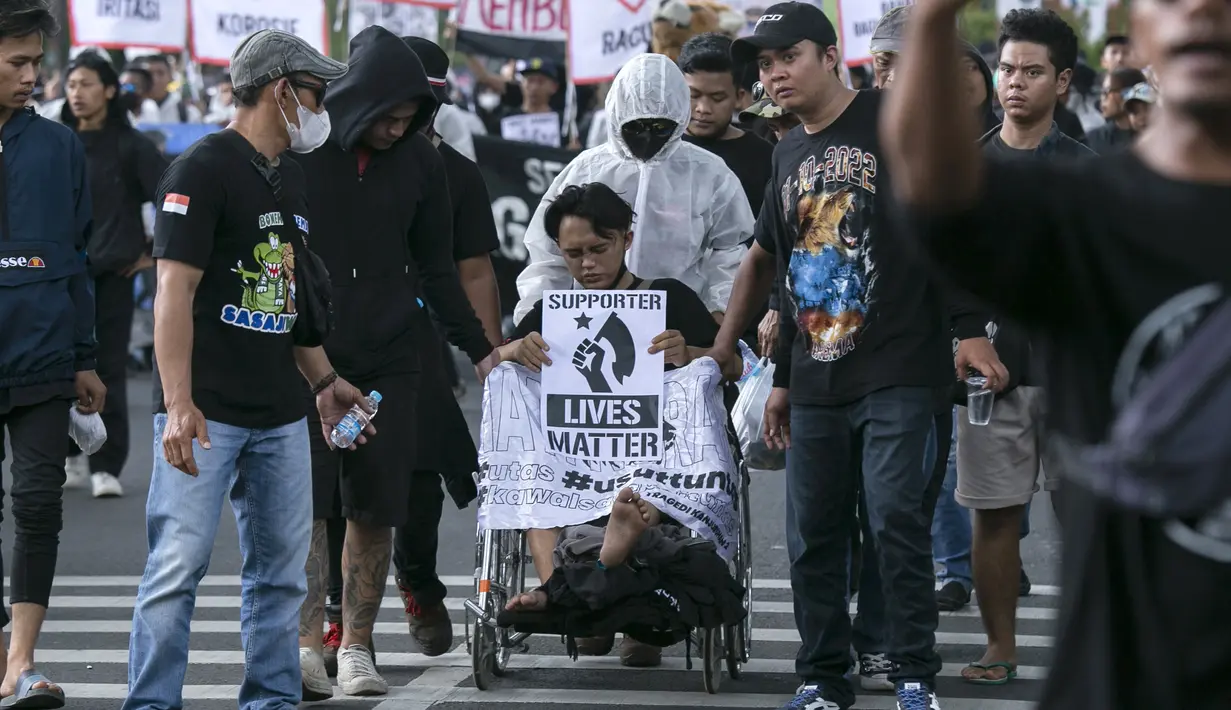 Aksi Turun ke Jalan Memperingati 40 Hari Tragedi Kanjuruhan - Foto ...