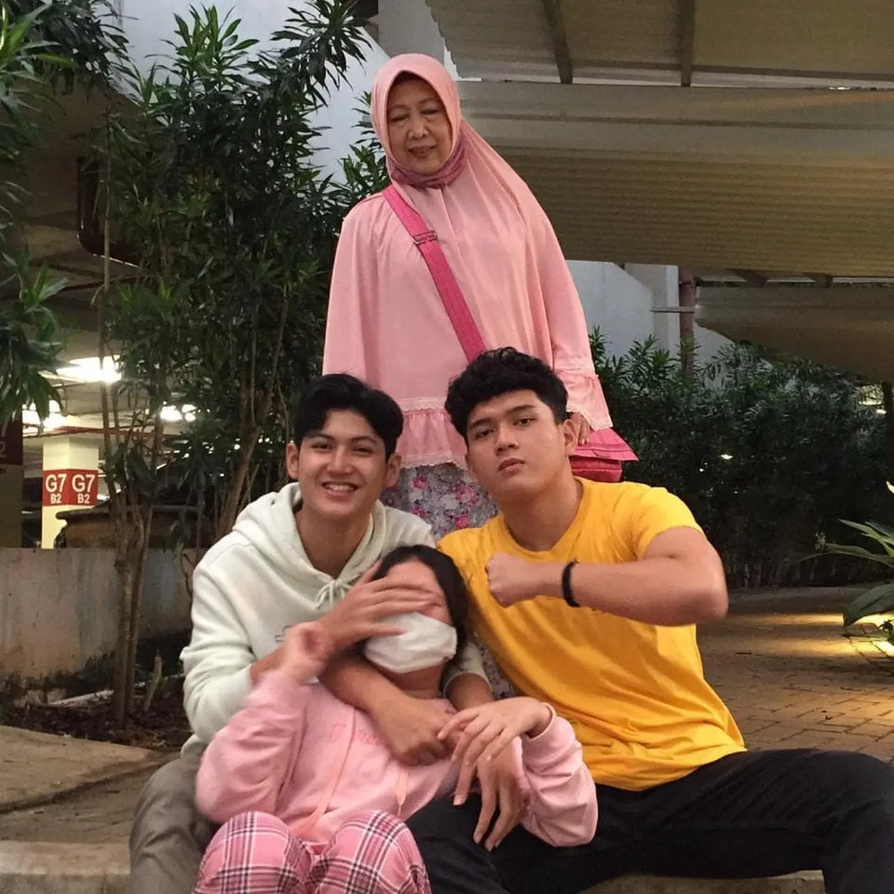 6 Potret Ganteng Shendy Karunia, Pendatang Baru yang Curi Perhatian di ...