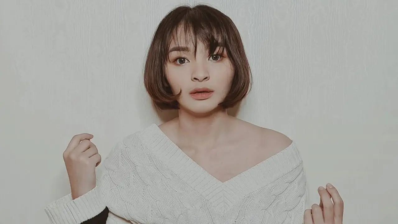 Pamer Foto Seksi, Revina VT Ramai Dikomentari Polusi Visual - ShowBiz ...