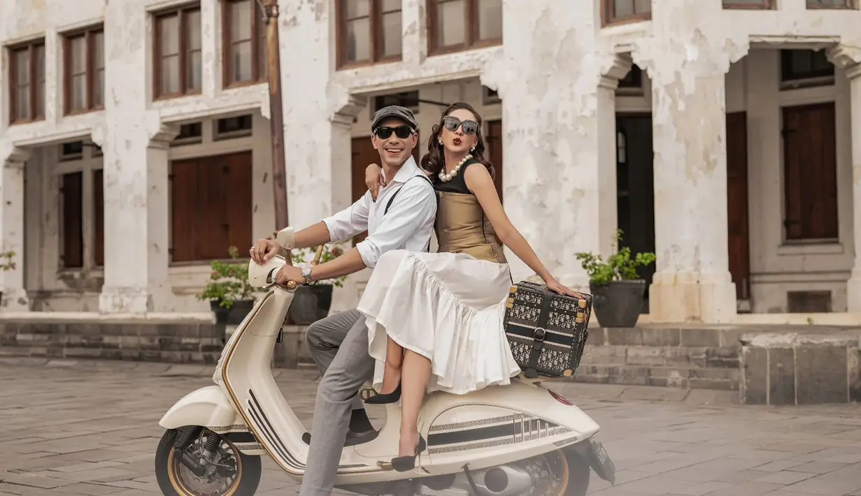 Pemotretan Darius Sinathrya dan Donna Agnesia Bertema Vintage Ini ...