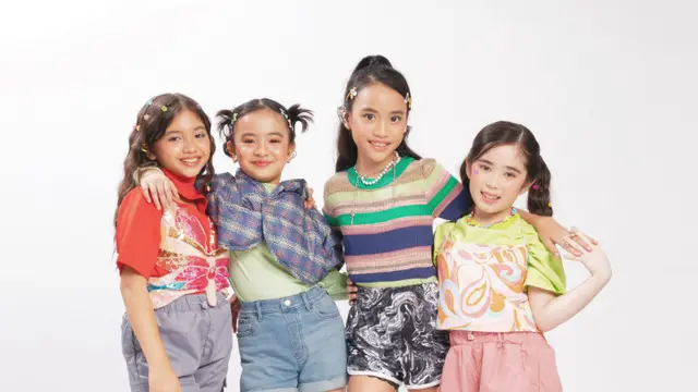 Sisipkan Bahasa Isyarat dalam Koreografi, Girlband Cilik Glitter Panen ...