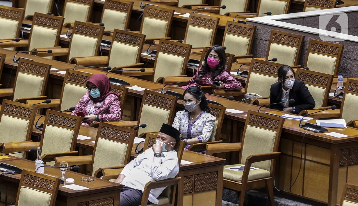 Foto Diwarnai Aksi Walk Out Dpr Sahkan Ruu Omnibus Law Cipta Kerja