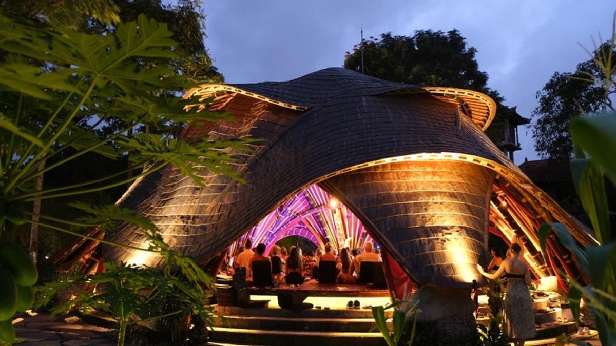 Energi Spiritual dan Keindahan Alam Ubud Berpadu di AYMC - Lifestyle ...