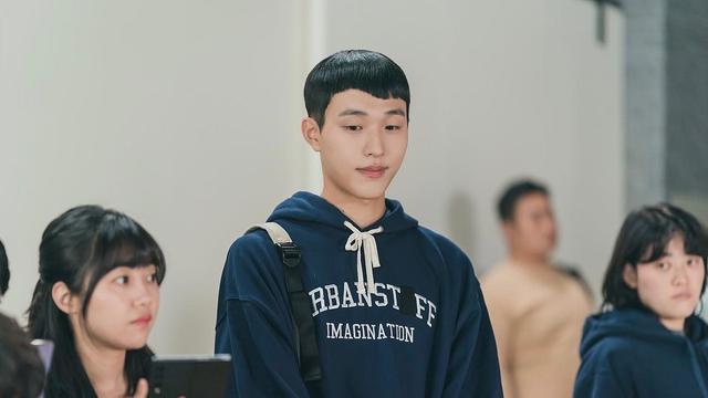 Disebut Mirip Jonatan Christie, Begini 5 Potret Jin Ho-eun Bintang ...