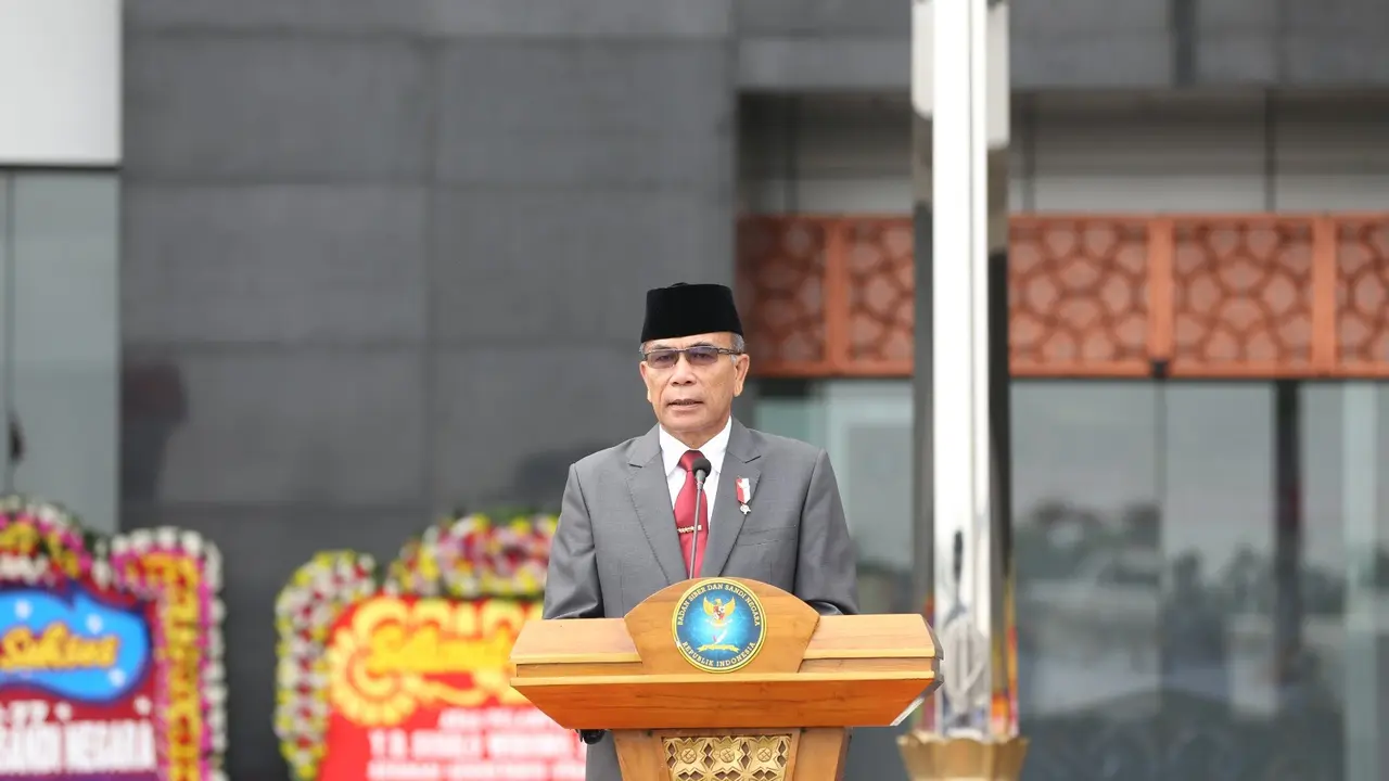 Umumkan BSSN Award 2023, Hinsa Siburian Usulkan Roebiono Kertopati ...
