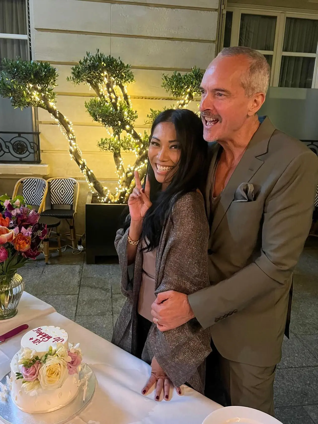 7 Potret Anggun C Sasmi Rayakan Ultah ke-50, Seru dan Mewah Bersama Sahabat - Hot Liputan6.com