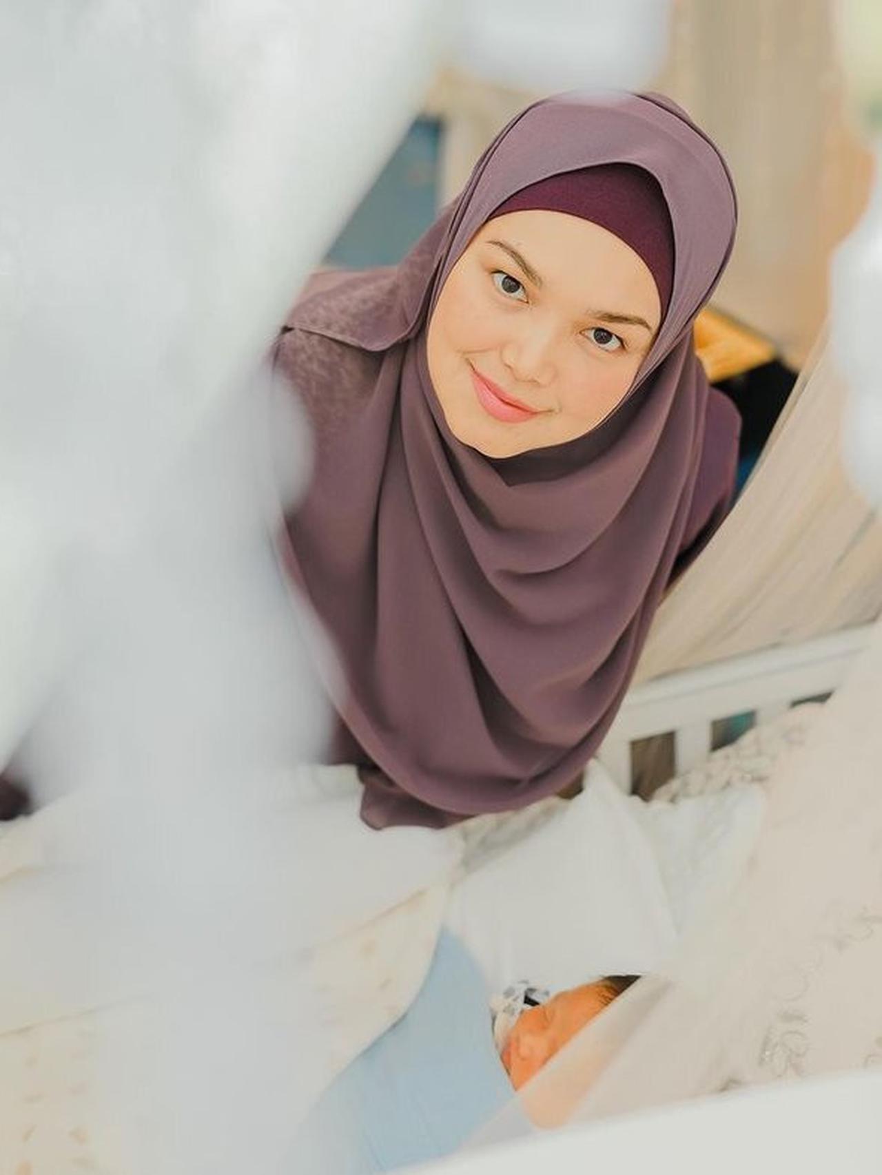 7 Potret Transformasi Siti Nurhaliza Sejak Muda, Makin Cantik dan Memesona di Usia 46 Tahun