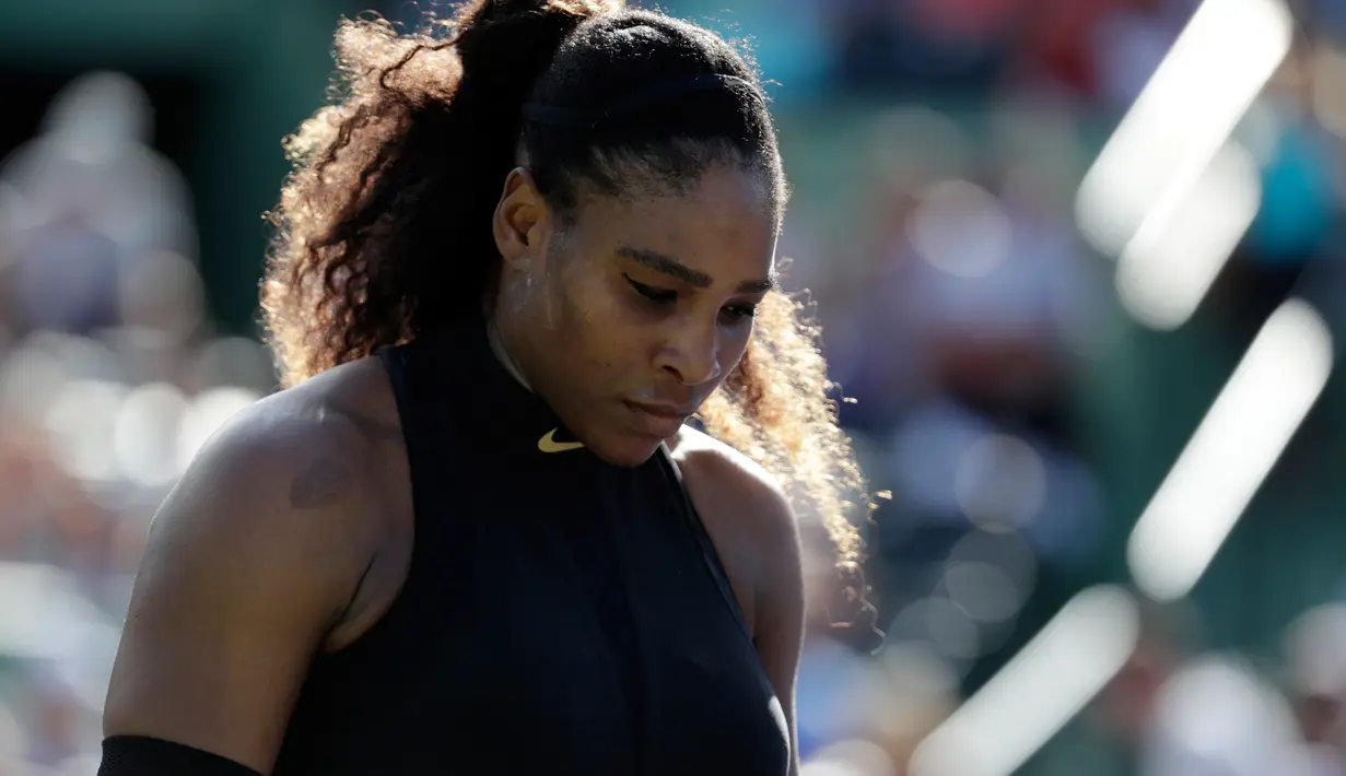 FOTO: Serena Williams Angkat Koper dari Miami Terbuka - Foto Liputan6.com