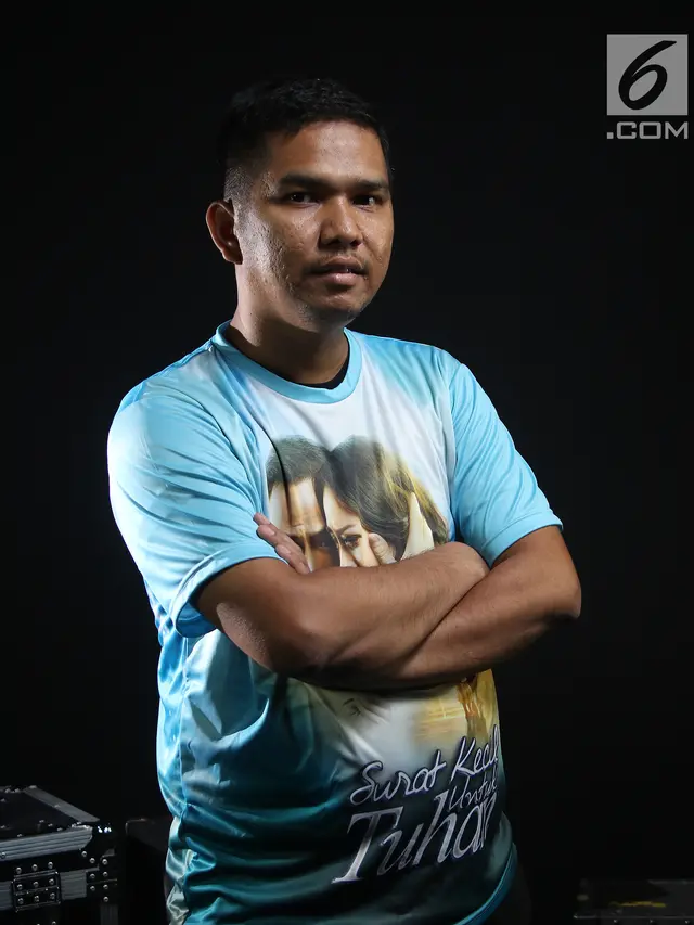 Sutradara Dilan 1990 Fajar Bustomi Jatuh Cinta Pada Sinopsis Jangan ...