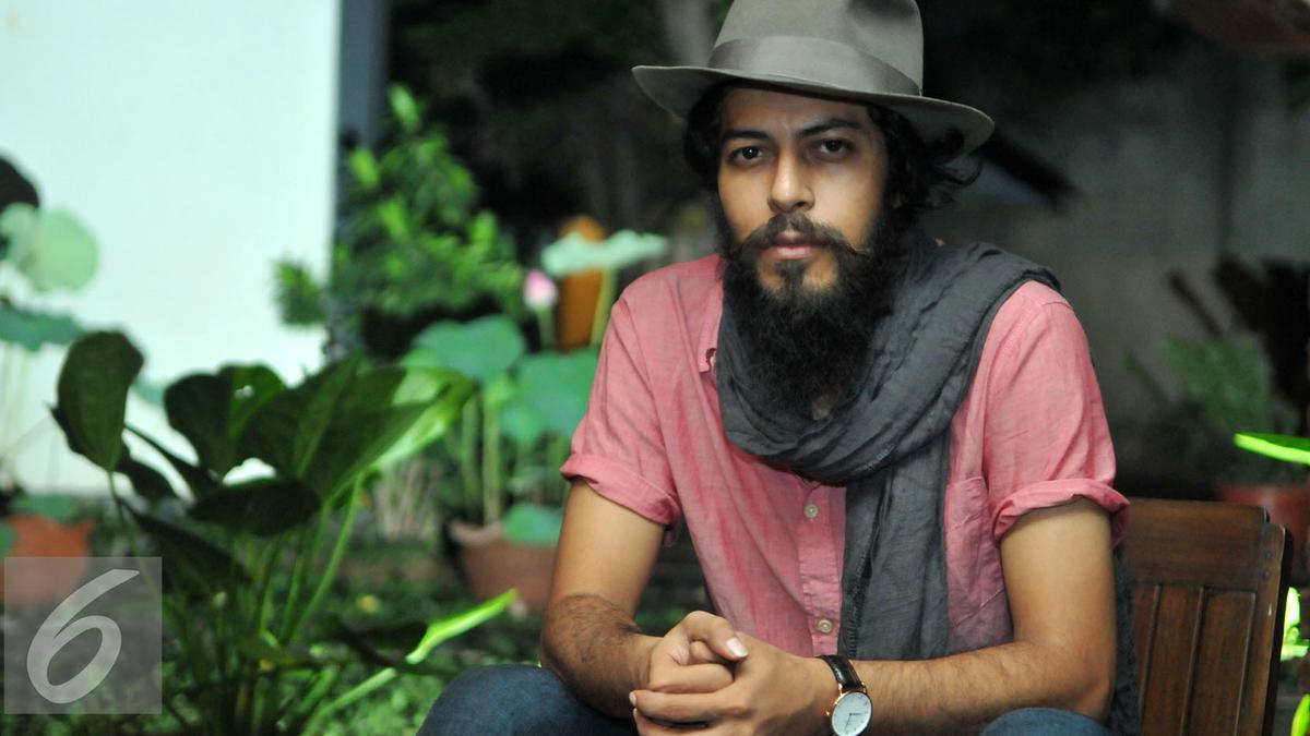 Alex Abbad, di Antara Perseteruan Reza Rahadian dan BCL - ShowBiz ...