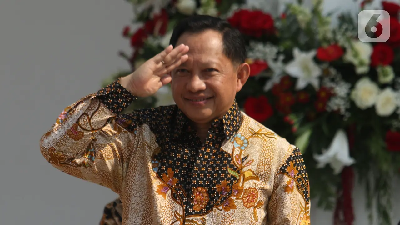 Profil Tito Karnavian, Jenderal Cemerlang yang Kini Jadi Menteri Dalam ...