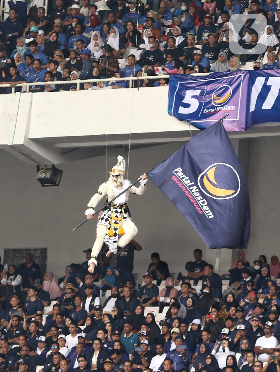 Ribuan Kader dan Simpatisan Padati Stadion GBK saat Apel Perubahan ...