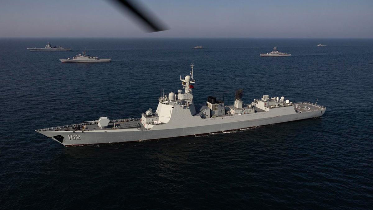Iran, Rusia, dan China Kerahkan Kapal Perang dalam Latihan Militer Bersama di Teluk Oman - Foto ...