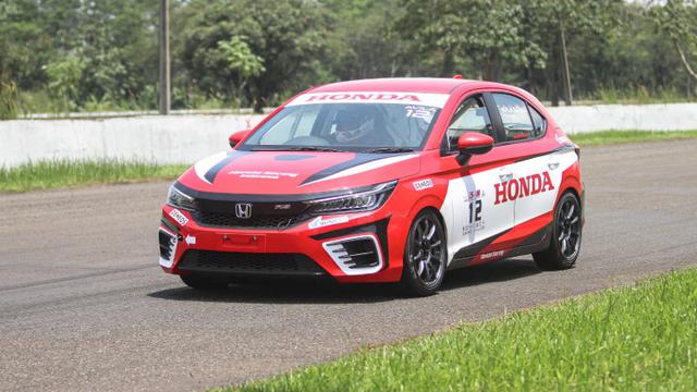 3 Mobil Balap Honda Siap Tarung di Kejuaraan ISSOM Putaran Kedua ...