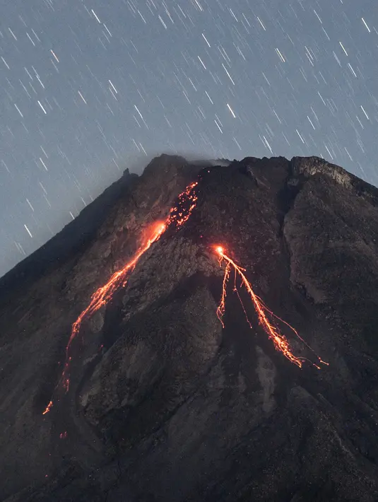 FOTO: Luncurkan Lava Pijar, Begini Penampakan Gunung Merapi - Foto ...