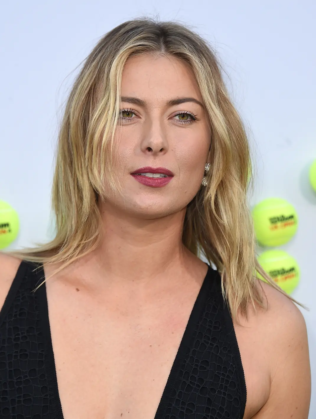 PHOTO: Gaun Hitam Seksi Maria Sharapova di Premier Film Battle of the ...