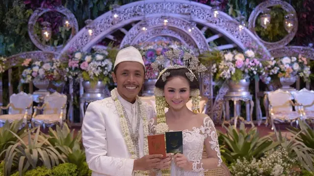 7 Potret Kenangan Manis Furry Setya ‘Mas Pur’ dan Dwinda Ratna, Resmi ...