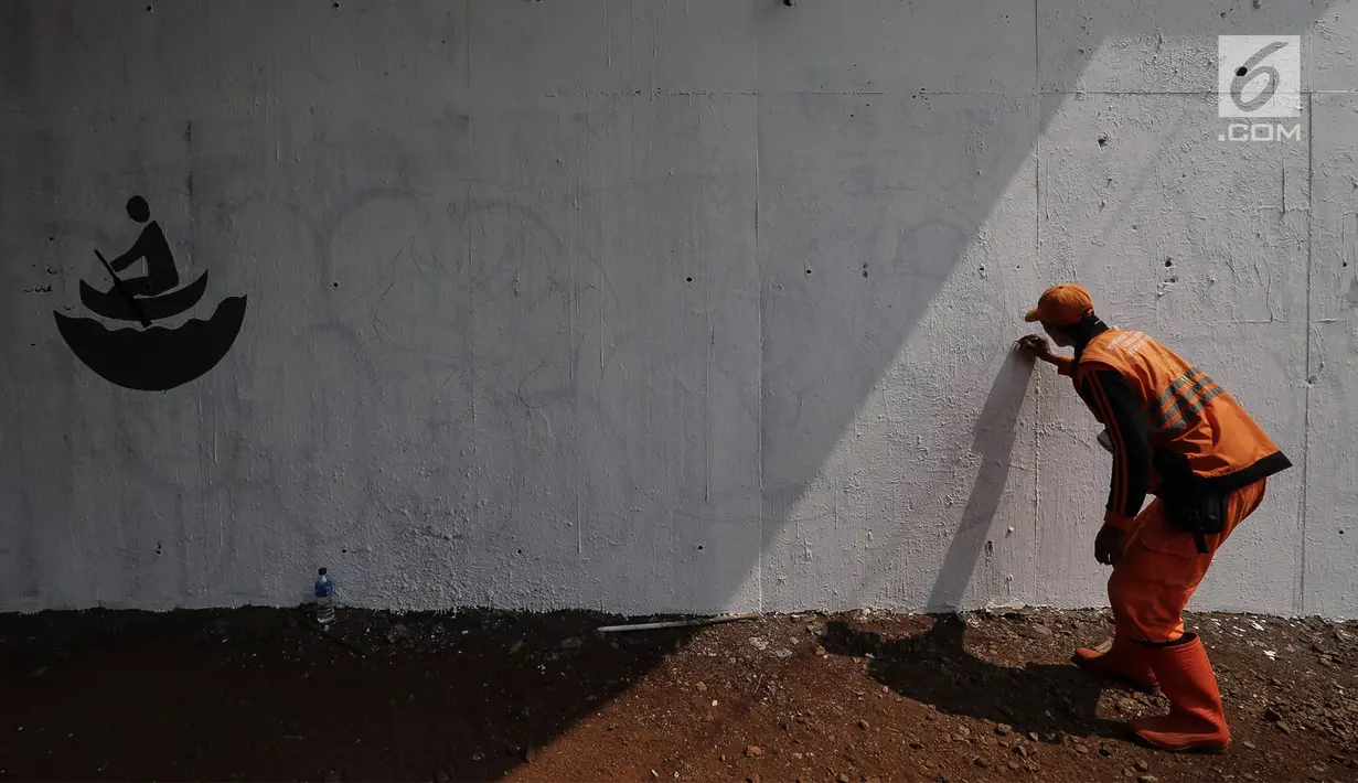 FOTO: Di Tangan Petugas PPSU, Mural Asian Games Hiasi Kolong Jalan ...