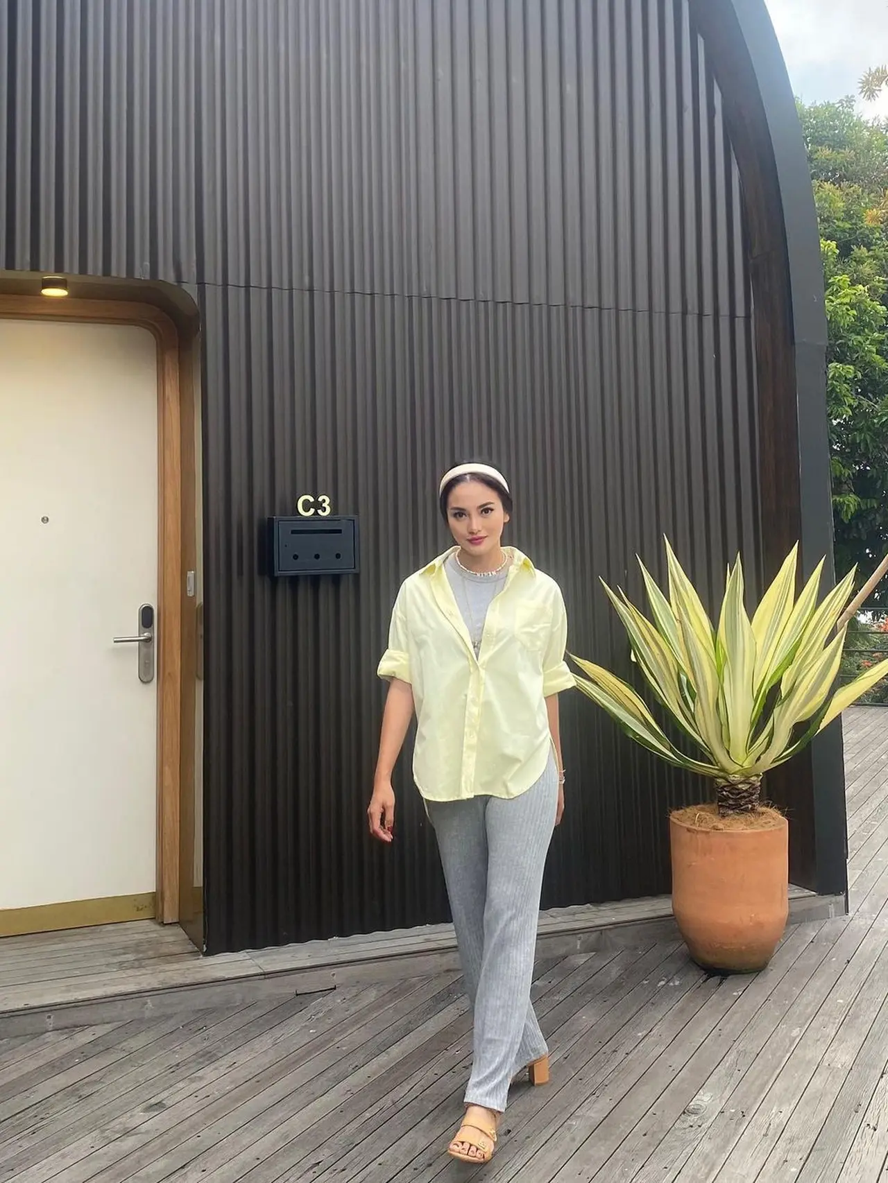 7 Inspirasi OOTD Cantik dan Elegan Setiap Hari Ala Ririn Ekawati ...