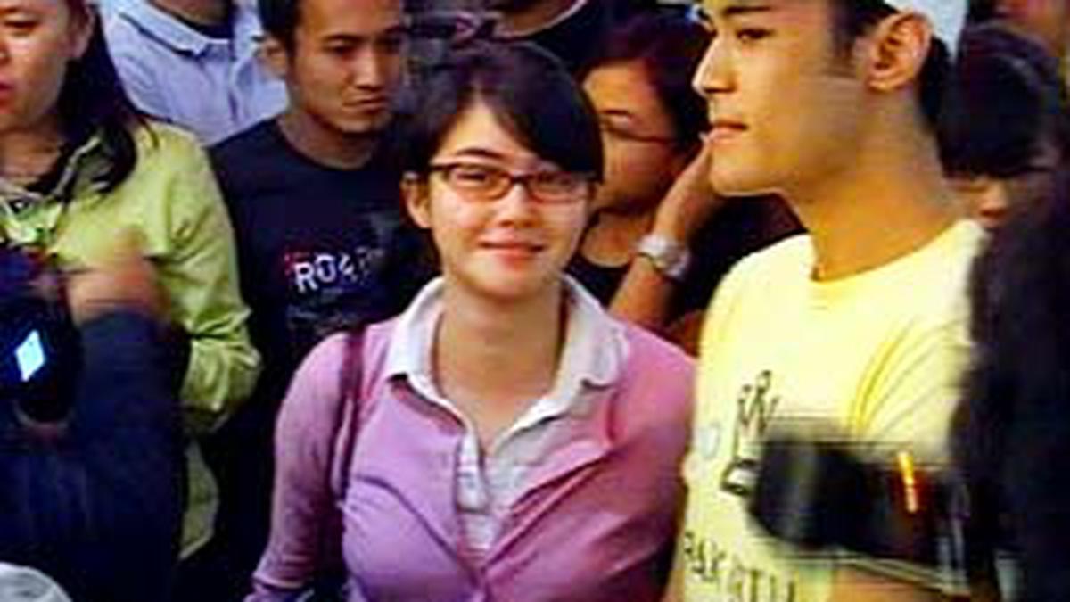 Revalina S. Temat Melajang - ShowBiz Liputan6.com
