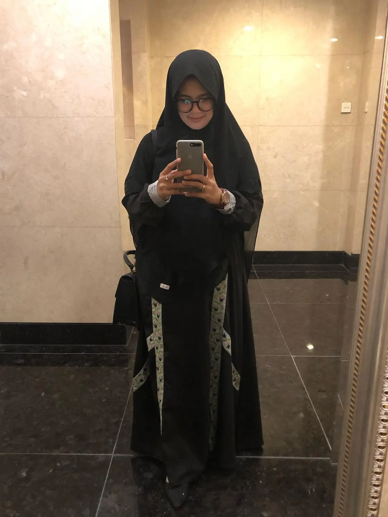 6 Potret Wiwin Supiyah Eks Istri Dewa Eka Prayoga, Singgung Cukup 1 ...