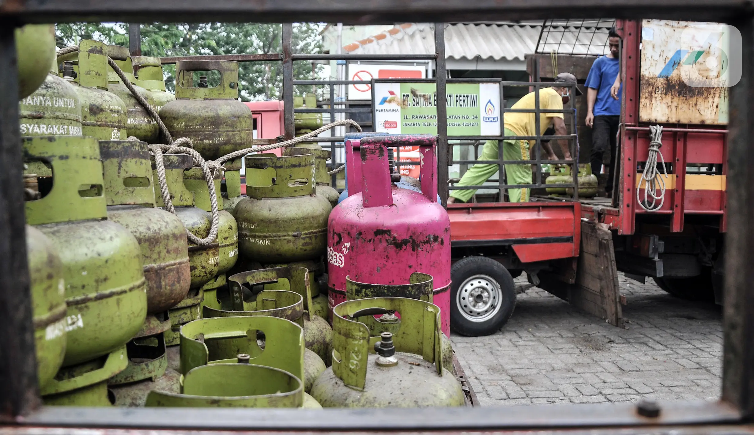 Rencana Penggantian LPG 3 Kg dengan Kompor Listrik 1.000 Watt - Foto ...