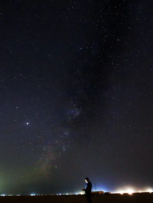 FOTO: Keindahan Galaksi Bima Sakti di Gurun Mutriba Kuwait - Foto ...