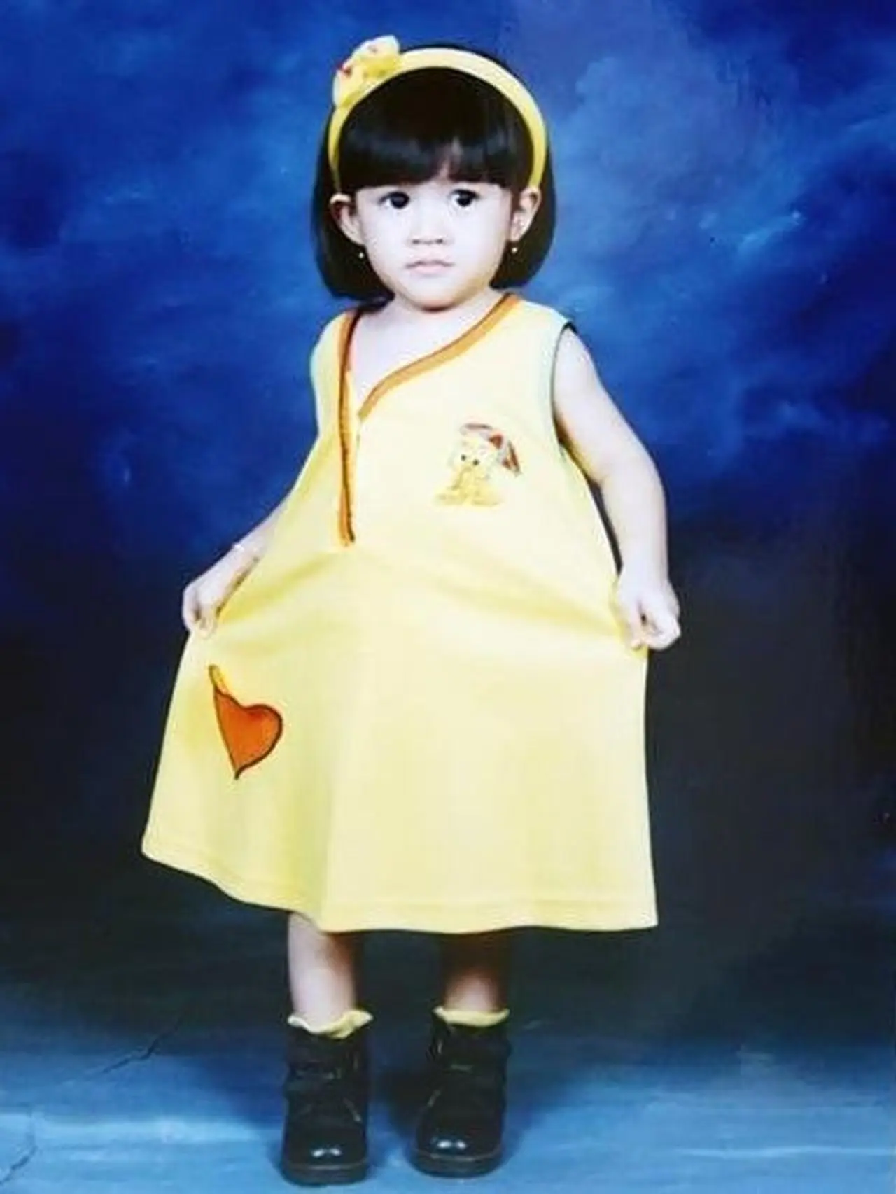 6 Potret Jadul Febby Rastanty Ini Bikin Pangling, Rambut Poninya ...