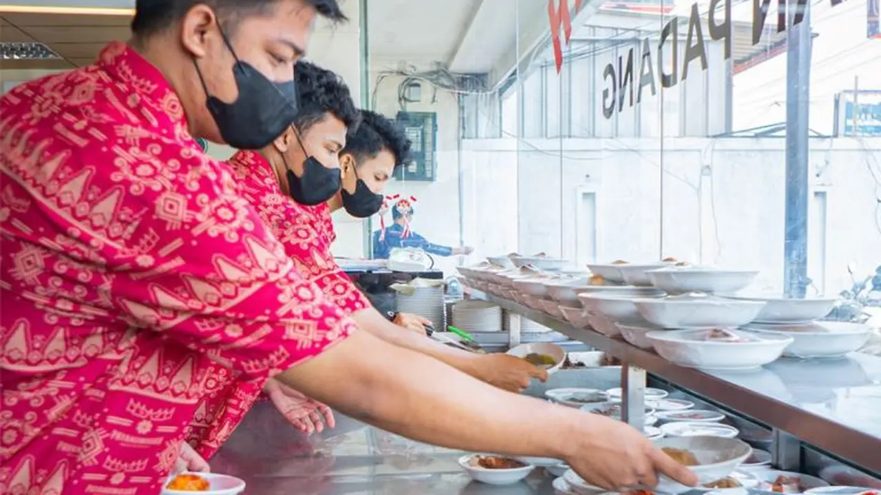 Rumah Makan Padang Payakumbuah Makin Populer Berkat Ciptakan Rasa ...