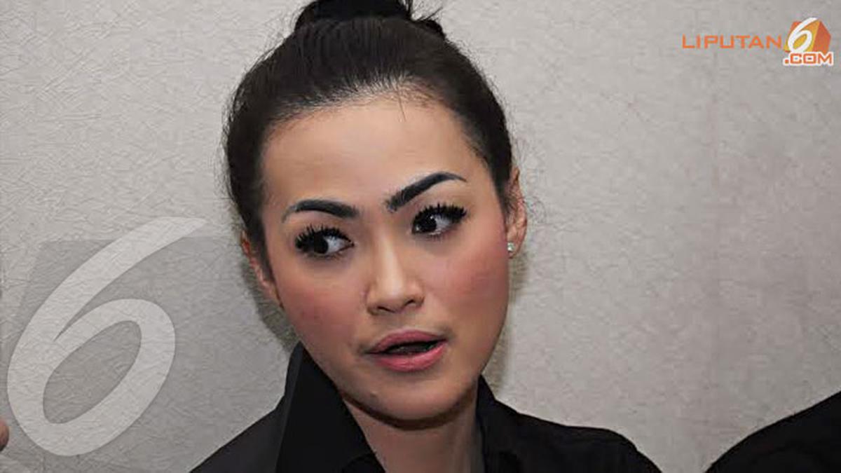 Pernikahan Gagal Dua Kali, Christy Jusung: Ngapain Nangis - ShowBiz Liputan6.com