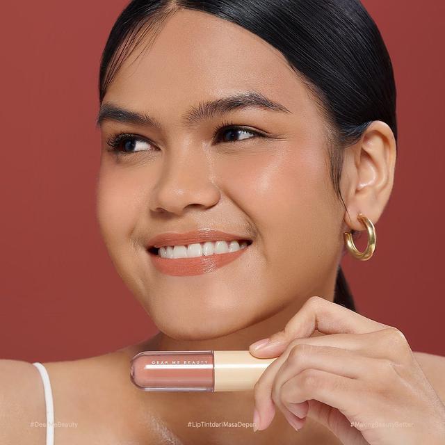 Kembalinya Tren Glossy Lip, Dear Me Beauty Hadirkan Serum Lip Tint ...