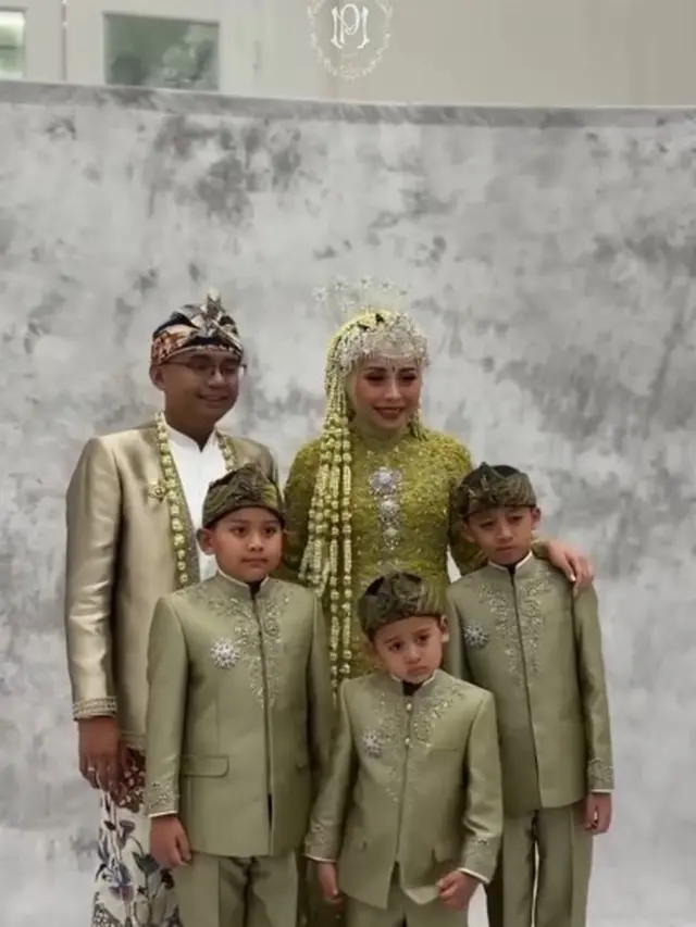 Potret Detail Kebaya Pernikahan Putri Karlina Menantu Dedi Mulyadi ...