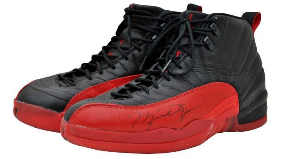 Jual Sepatu Legendaris Jordan, Ball Boy Raih Rp 1,3 Miliar - Bola ...