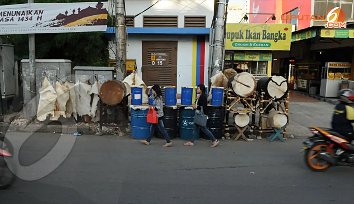 Mengintip Pembuatan Bedug - Foto Liputan6.com
