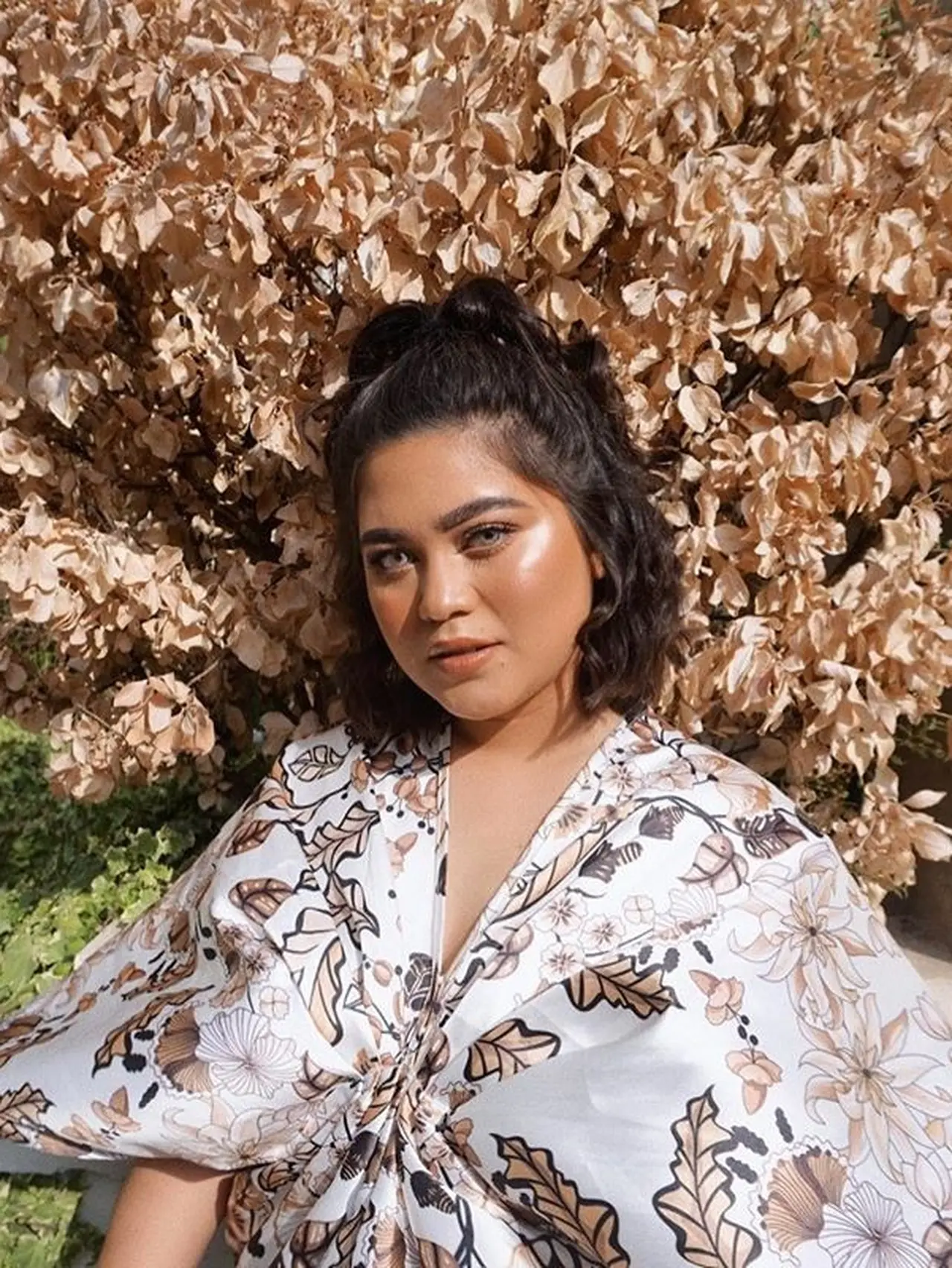 Inspirasi Parisian Makeup Look yang Bisa Kamu Tiru dari Sarah Ayu