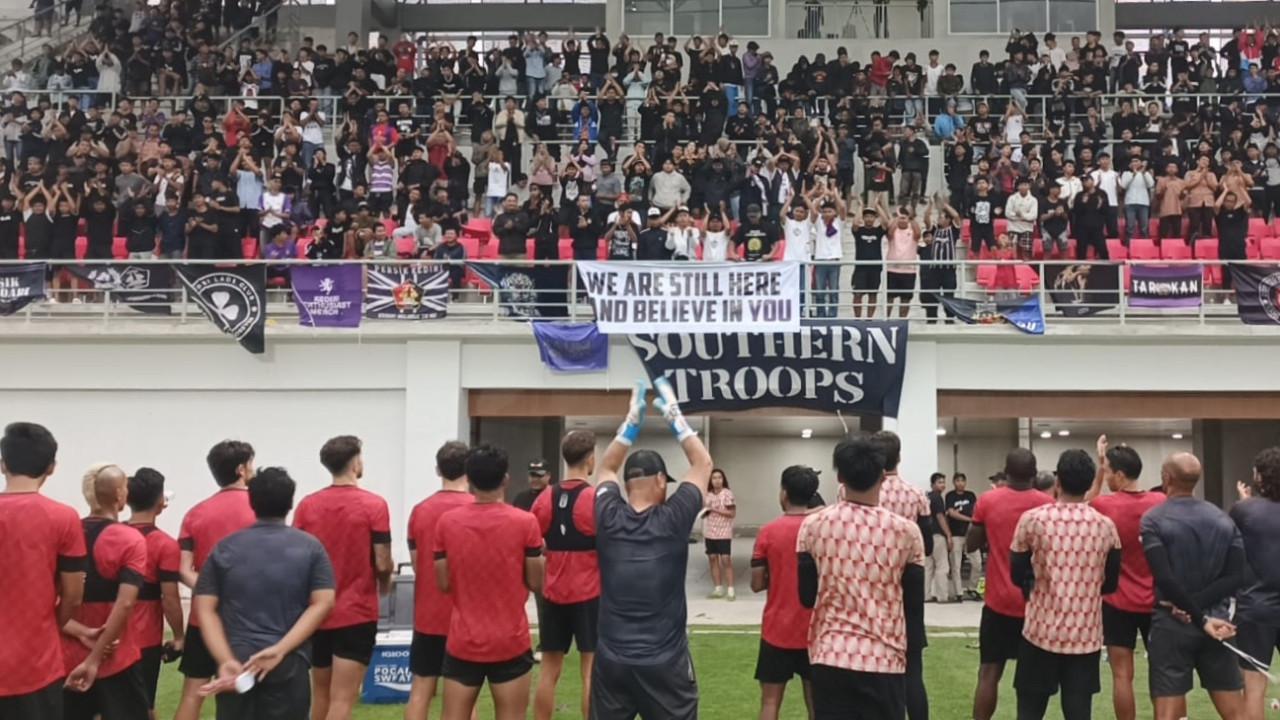 BRI Super League: Jelang Tandang ke Markas Arema FC, Ribuan Suporter ...